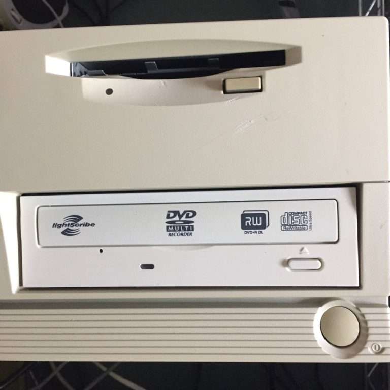 （小ネタ）トレイが出てこないDVDドライブを直してみた | kill-time DX